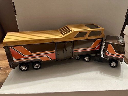 Vintage 1980’s Ertl Titan Rodeo Semi Truck & Horse Trailer W/Living ...