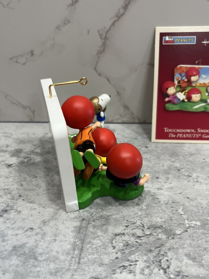 Hallmark Keepsake Peanuts Touchdown Snoopy Charlie Brown Christmas ...