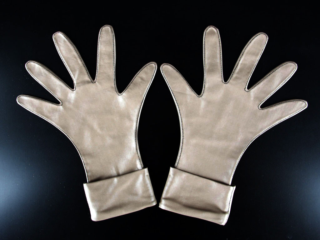 Luka Megurine Matryoshka Cosplay