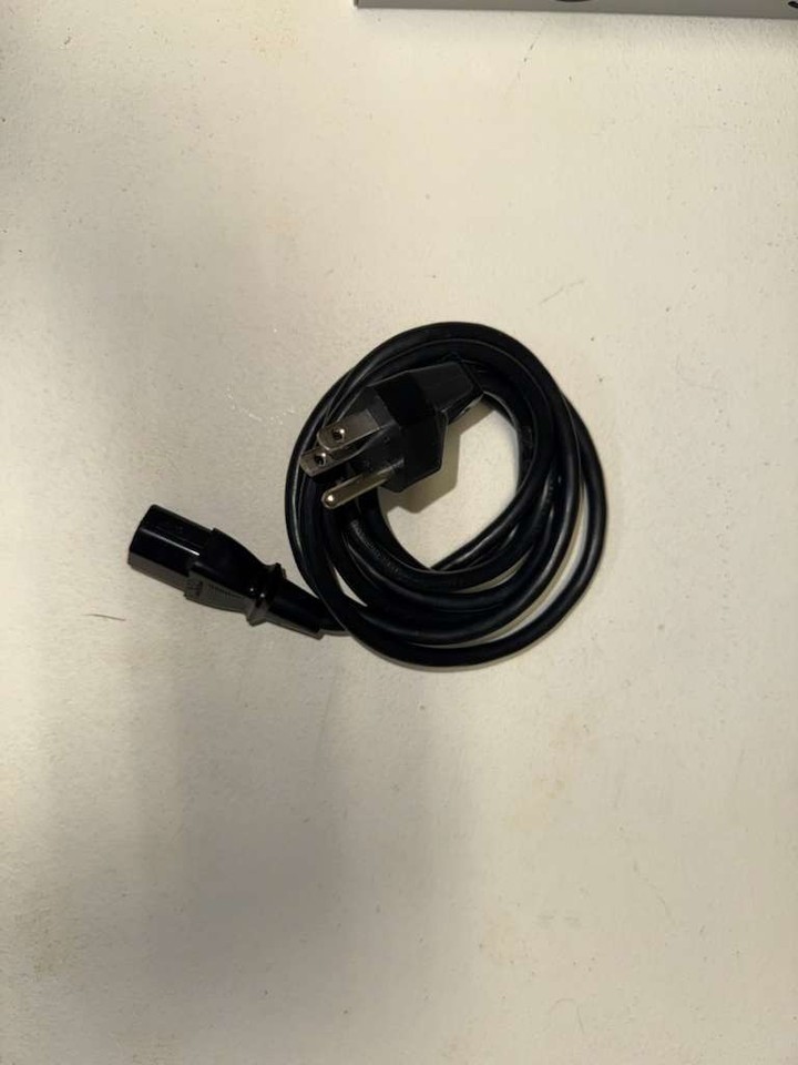 Ubiquiti 24 Port Rack Mountable Ethernet Switch w/ Power Cable (US-24 ...