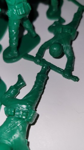 Green Classic Little Plastic Army Men Soldier Figures | eBay