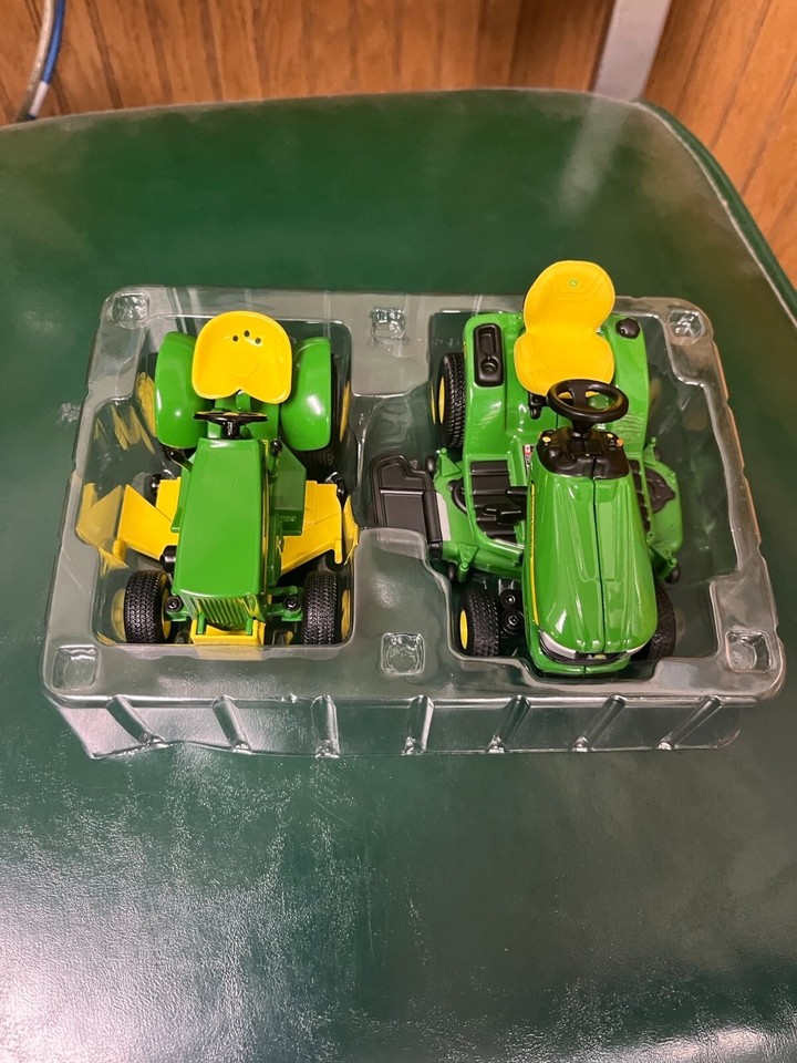 LP84508 John Deere ERTL 1/16 110 & X394 Lawn Tractor Set 60th ...