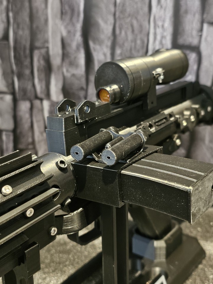 Star Wars E-11 Stormtrooper Blaster and Stand 1:1 Full Size Replica ...