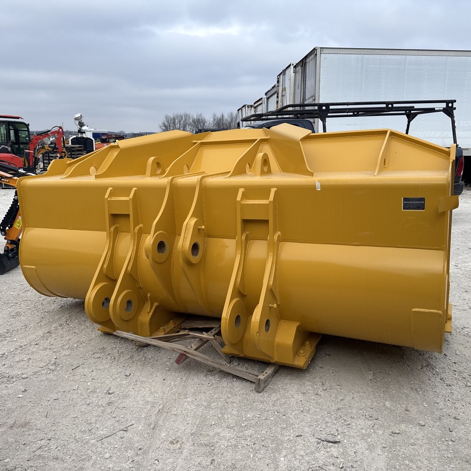 John Deere 744 Wheel Loader Bucket AT495778 5.5 Cubic Yards 129 Inches ...