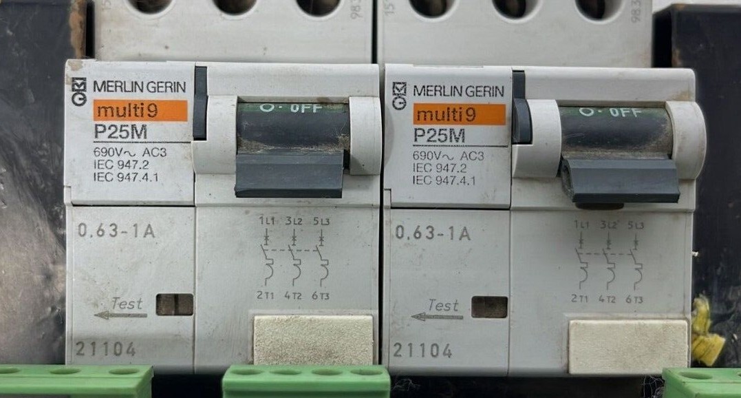 MERLIN GERIN UA Automatism Controller 220/240V 50/60Hz | eBay