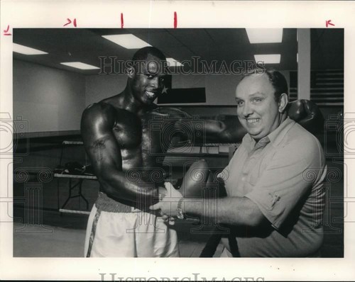 1987 Press Photo Boxer Mike Williams and Bob Jordan at boxing arena ...