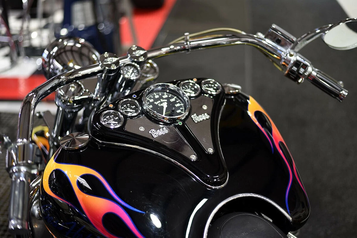 The V-8 Powered 2004 Boss Hoss Three-Wheel Hot Rod