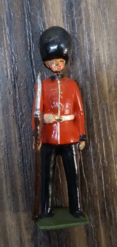 VINTAGE BRITAIN LTD MINIATURE PALACE GUARD FIGURE PAINTED | eBay