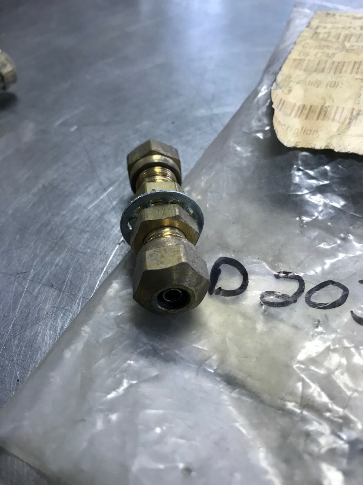 D2030-4087 OEM Peterbilt Paccar BULKHEAD UNION 1/4" Tube D20304087 | eBay