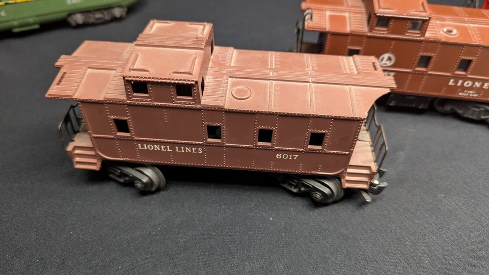 Mixed Lot of 16 Lionel Cars - Older heavy, some all metal, vintage ...