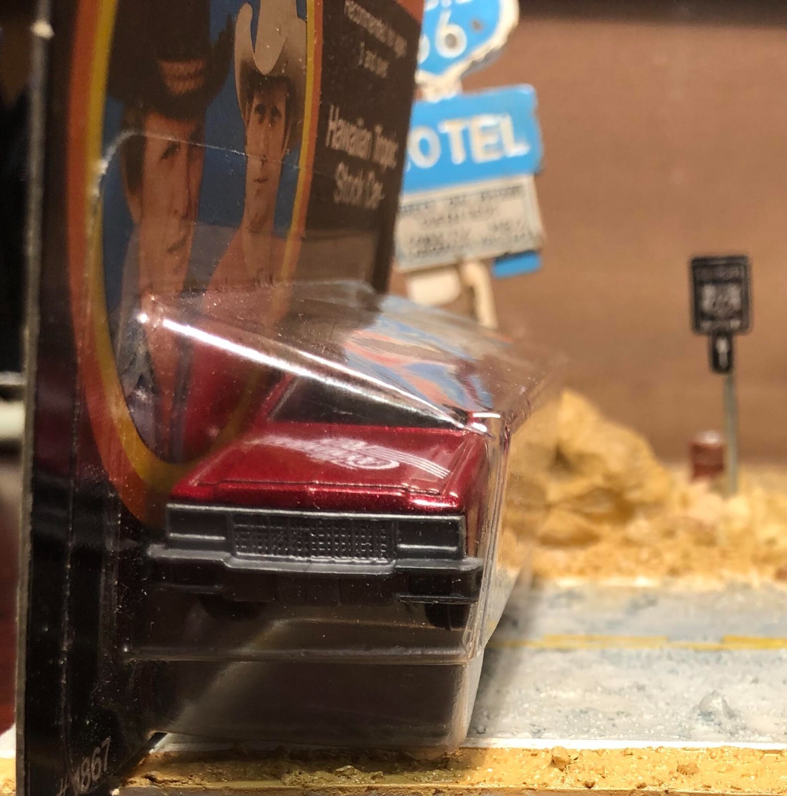 ERTL CANNONBALL RUN HAWAIIAN TROPIC CAR (UNPUNCHED) BURT REYNOLDS TERRY ...