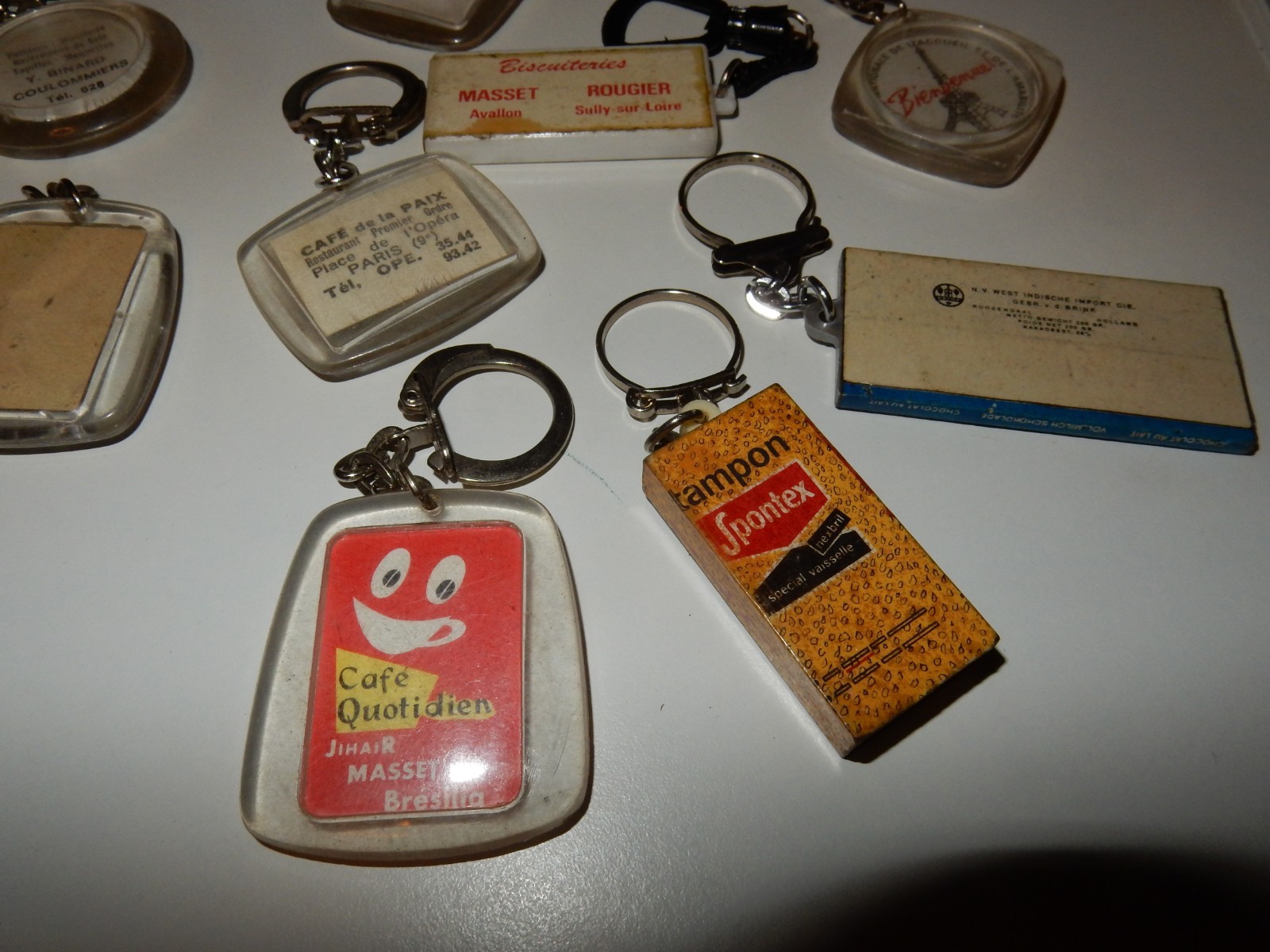 VINTAGE COLLECTABLE KEYRINGS French - A LOT OF 10 - REF NN | eBay