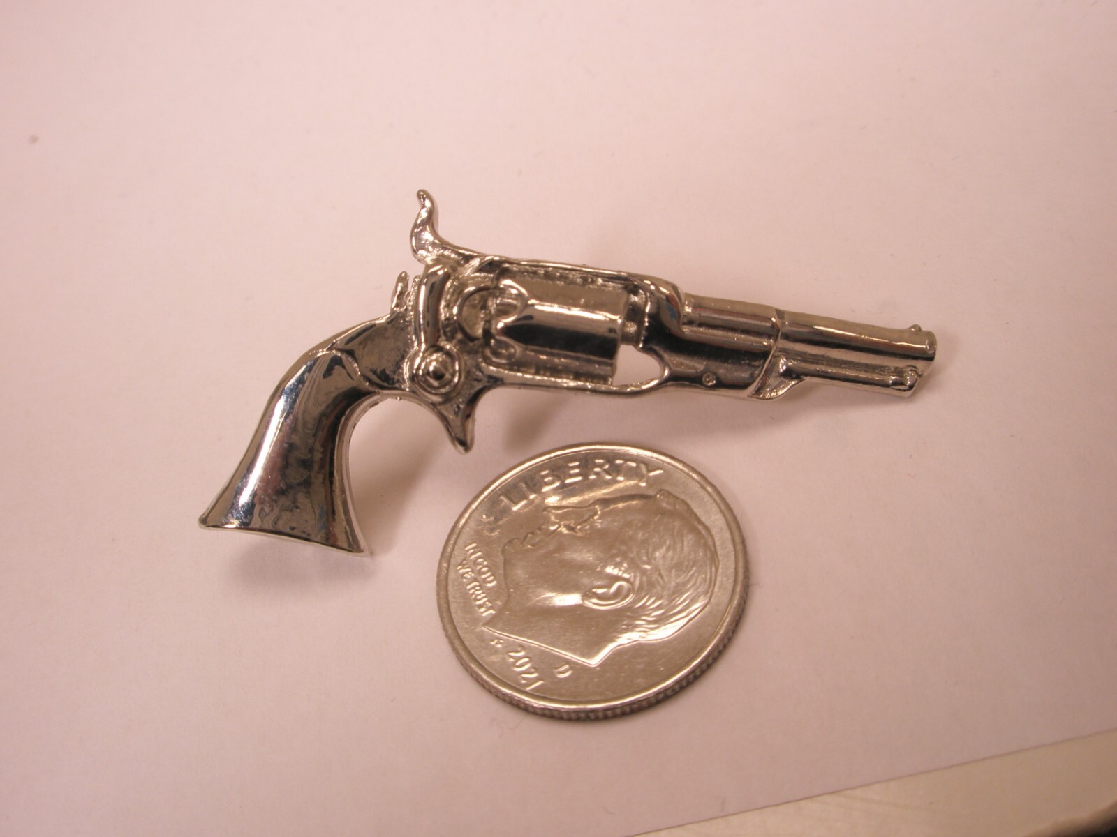 Single Action Revolver Vintage Tie Tack Lapel Pin gun… - Gem