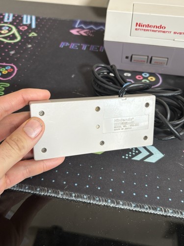 Original Nintendo NES Console Clean Shell No Yellow. 2 Controllers Oem ...