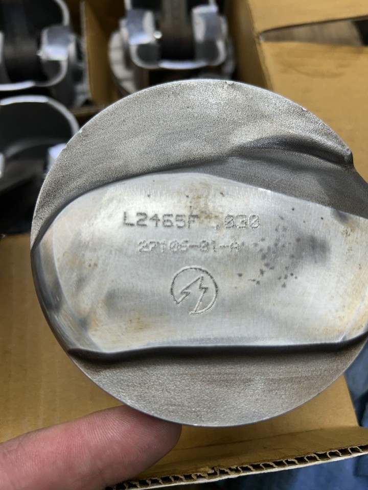 BBC 454 Factory 3/8 Rods. ARP Hardware Speed Pro L2465F Domed .030 Set ...