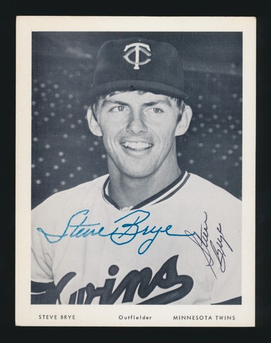 1971-1972 Minnesota Twins Team Issue (4" x 5") -STEVE BRYE *Autographed ...