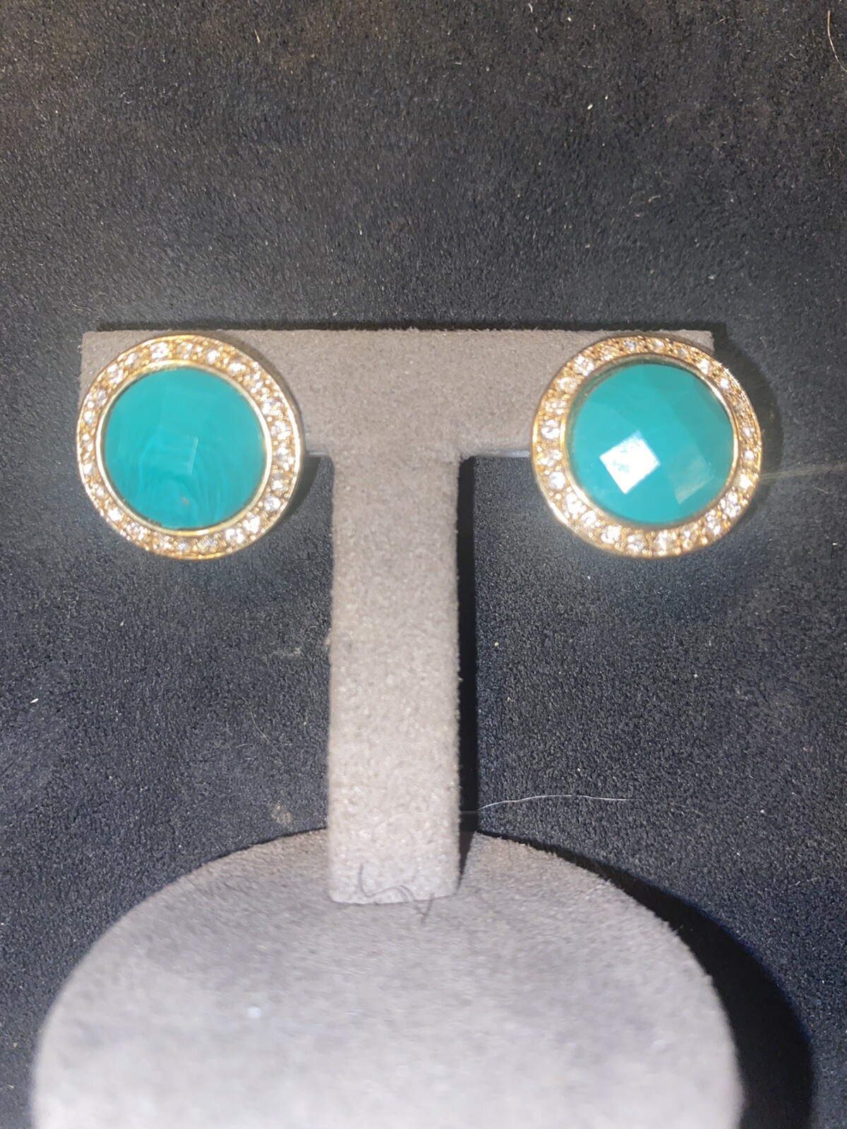 avon 1990 era earrings in green and gold - Gem