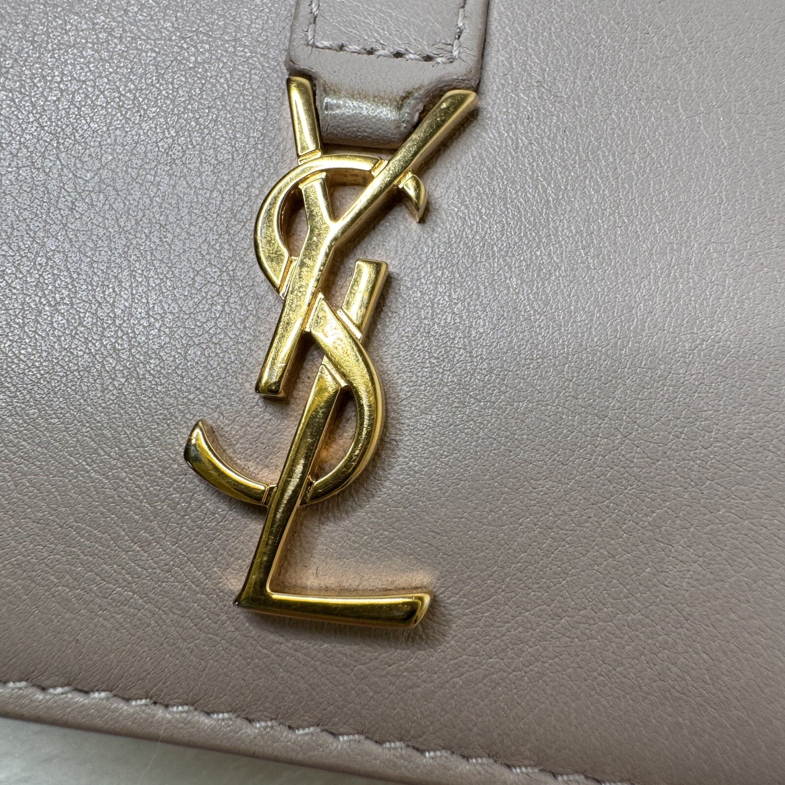 Yves Saint Laurent YSL Compact Trifold Wallet Cassandra Pink Beige Gold ...