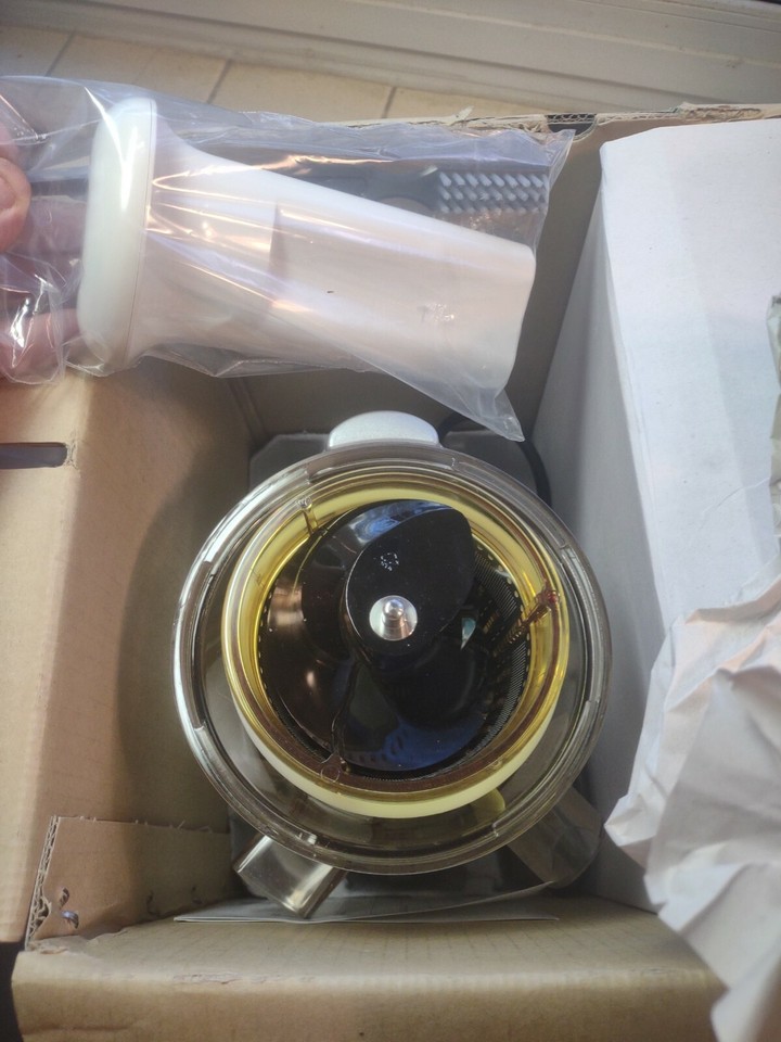 Omega VRT350 HD Vertical Low Speed Masticating Juicer New In Box. White ...