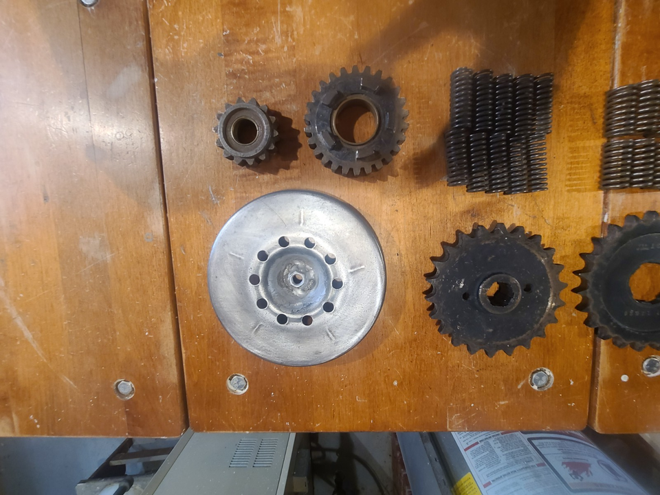 harley assorted clutch ,trans. parts (springs,plate,gears,kick start ...
