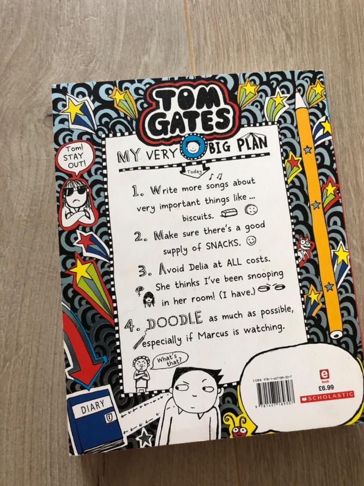 Tom Gates: Biscuits, Bands and Very Big Plans by Liz Pichon (Paperback ...