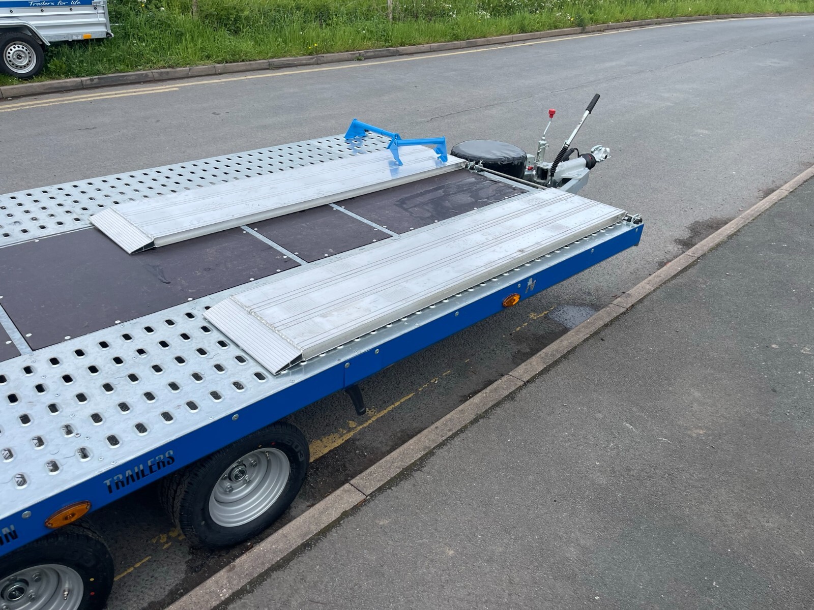 Car Transporter Trailer 3500KG Triple Axle 18ft x 6,8ft Cross Over ...