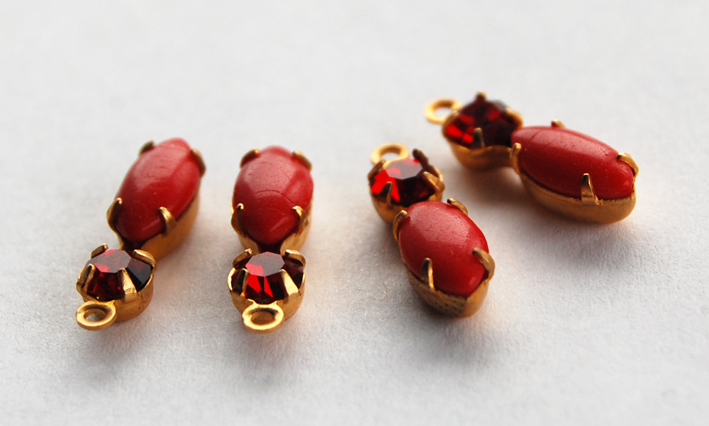 VINTAGE 4 OPAQUE GLASS SWAROVSKI RHINESTONE MARQUIS PENDANT BEADS ...