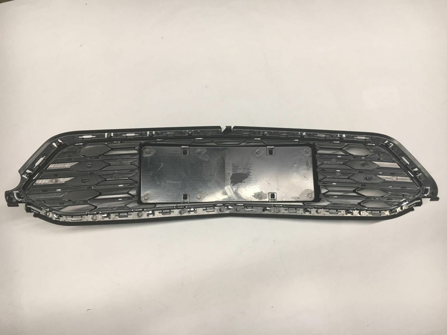 Front Center Grille Assembly for 2016-2018 Chevrolet Cruze (23504350 ...