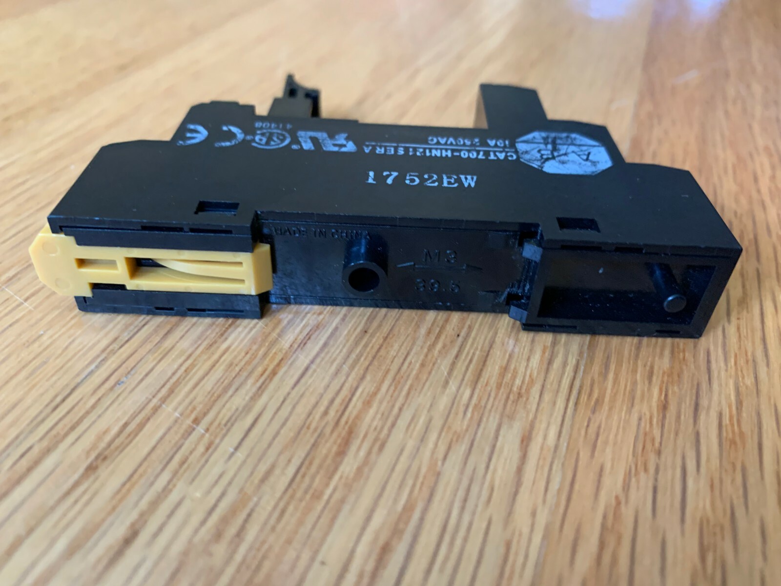 Allen Bradley relay base 5-blade Socket CAT: 700-HN121 SER. A, 10amp ...