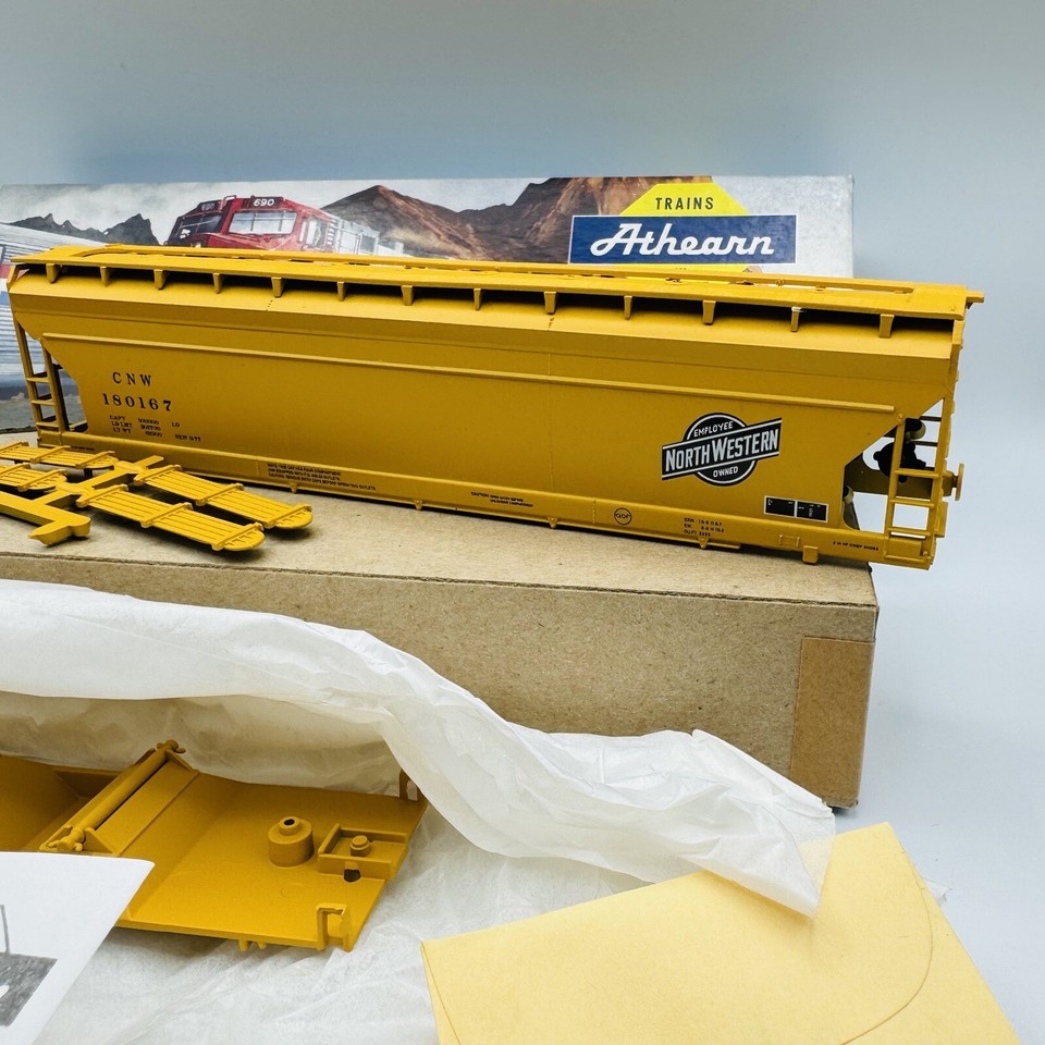 Athearn HO Scale Rail Runner 55' Centerflow Hopper Chicago ...