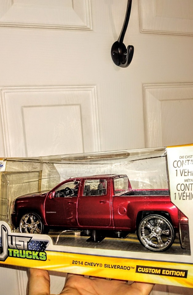 Jada Toy Just Trucks 1:24 Scale 2014 Chevrolet Silverado LTZ Model Red ...
