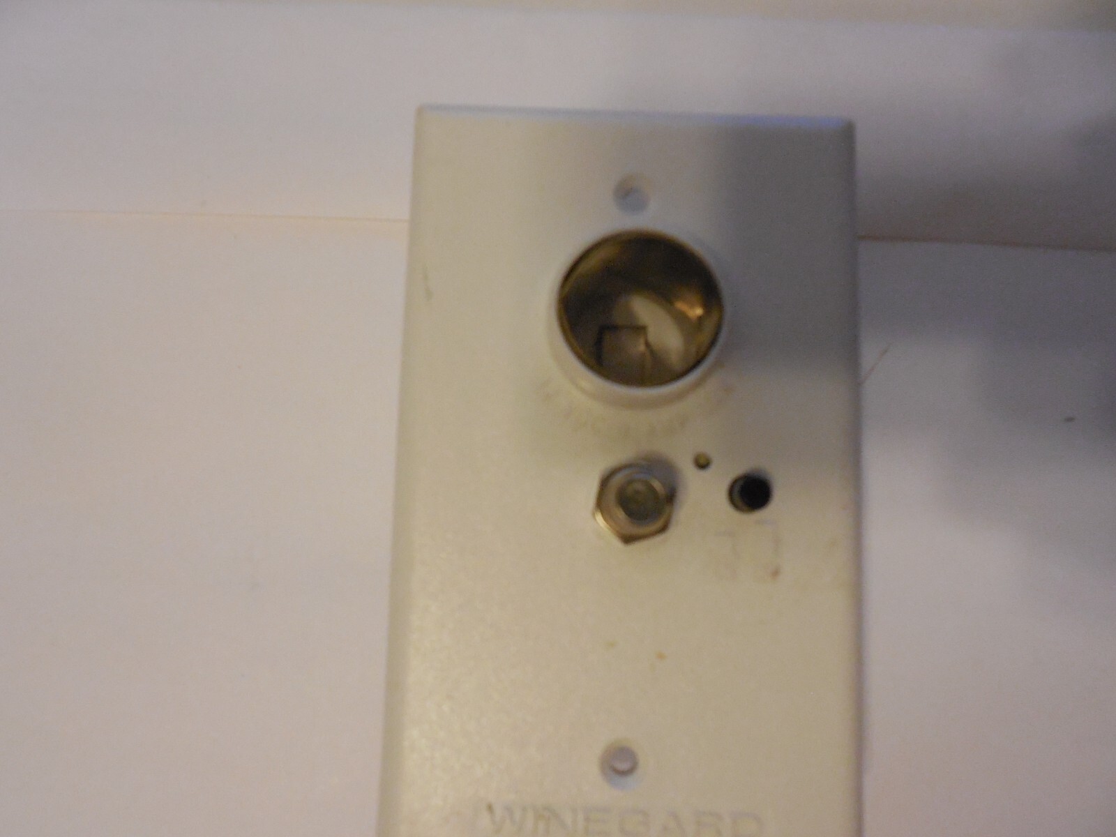 Winegard Rv-0742 Wall Plate Power Supply 12vdc 8 Amp Max Antenna Cable ...