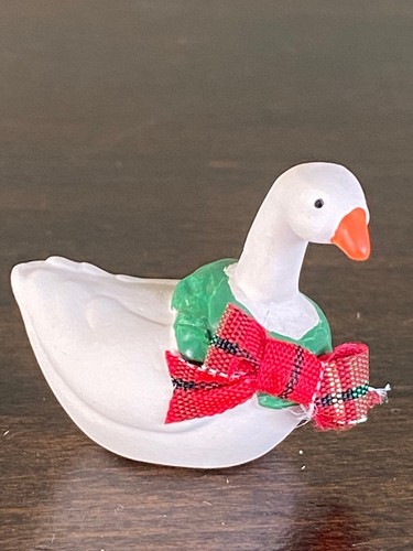 Vintage Hallmark Merry Miniature Goose with Christmas Wreath NOS w ...