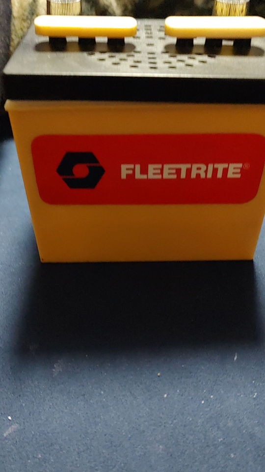 International Harvester IHC Fleetrite advertising battery AM radio | eBay