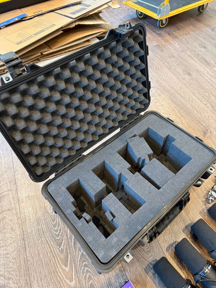 4× Shure SM7B Podcast Setup – Rode PSA1 Arms, Zoom H6 Recorder, Pelican ...