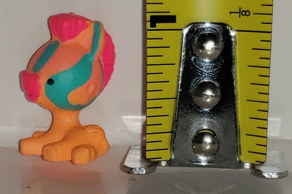 Twozies Series 1 "Zoe" Ultra Rare Neon Zebra 1" Figure/Character T1-011 ...