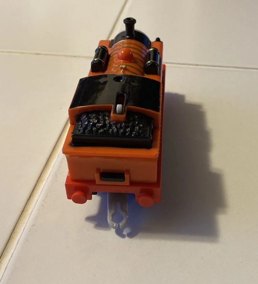 Thomas the Train Nia Trackmaster Motorized Tank Engine Orange Friends ...