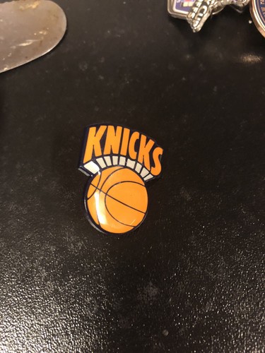 NEW YORK KNICKS Basketball PIN 1994 Finals Style VINTAGE Style Msg ...