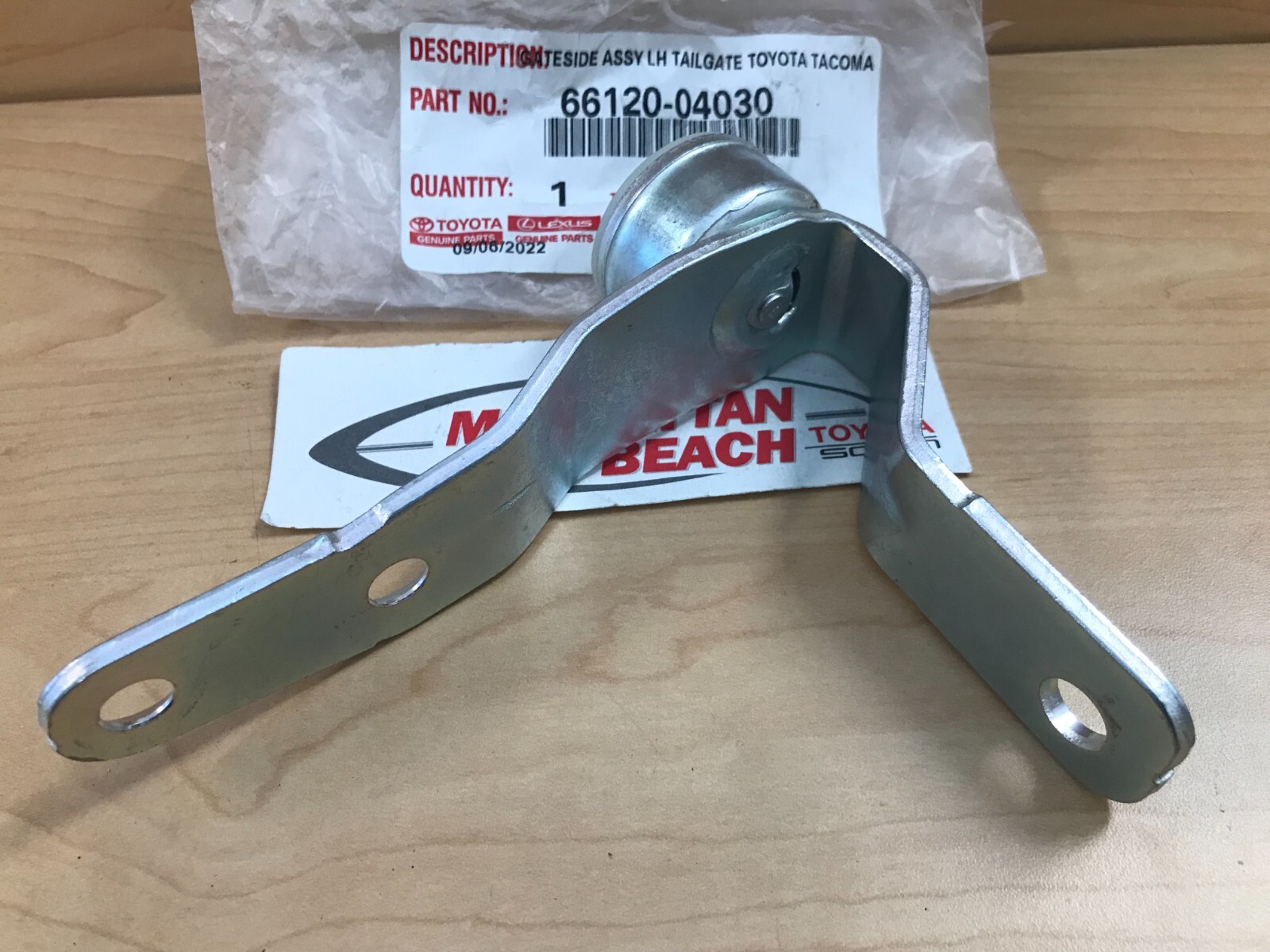 TOYOTA 16-23 TACOMA REAR TAILGATE HINGE DRIVER SIDE 66120-04030 GENUINE ...