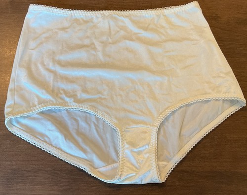 Vtg VASSARETTE UnderShapers Light Control Brief Panties Shaper Pearl ...