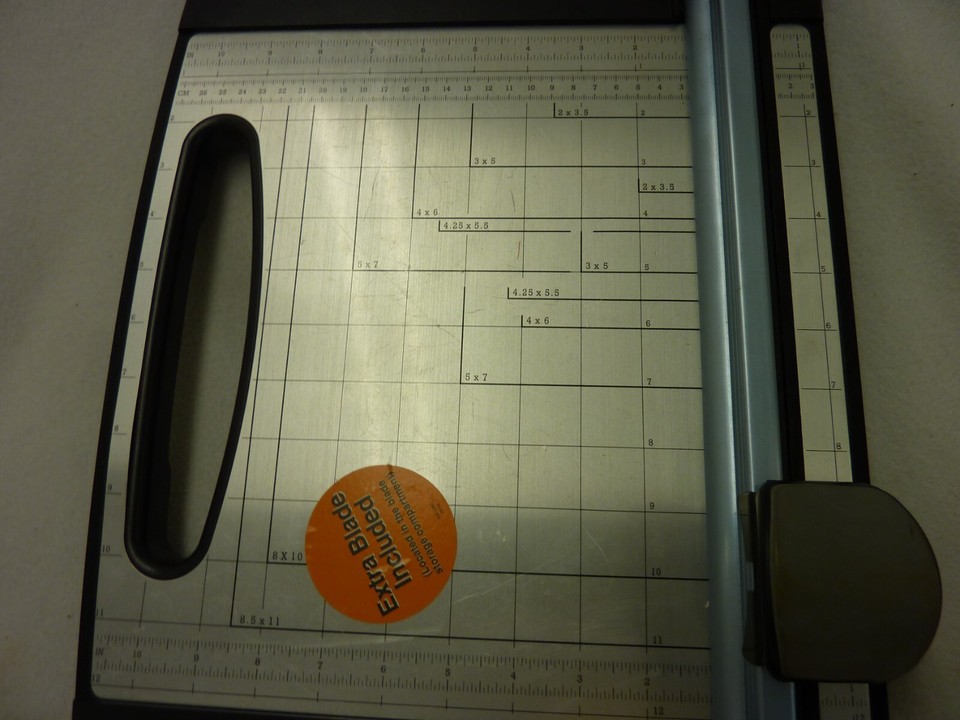 FISKARS ROTARY PAPER CUTTER TRIMMER TABLETOP DESKTOP HANDLE ...