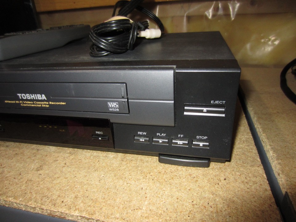Toshiba W-528 VHS VCR Player Recorder W/ Remote & RCA Cable 4-Head HIFI ...