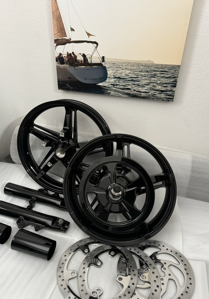 Harley NEW 2024 FLTRK Road Glide rims CUSTOM Black OEM Touring Wheels ...