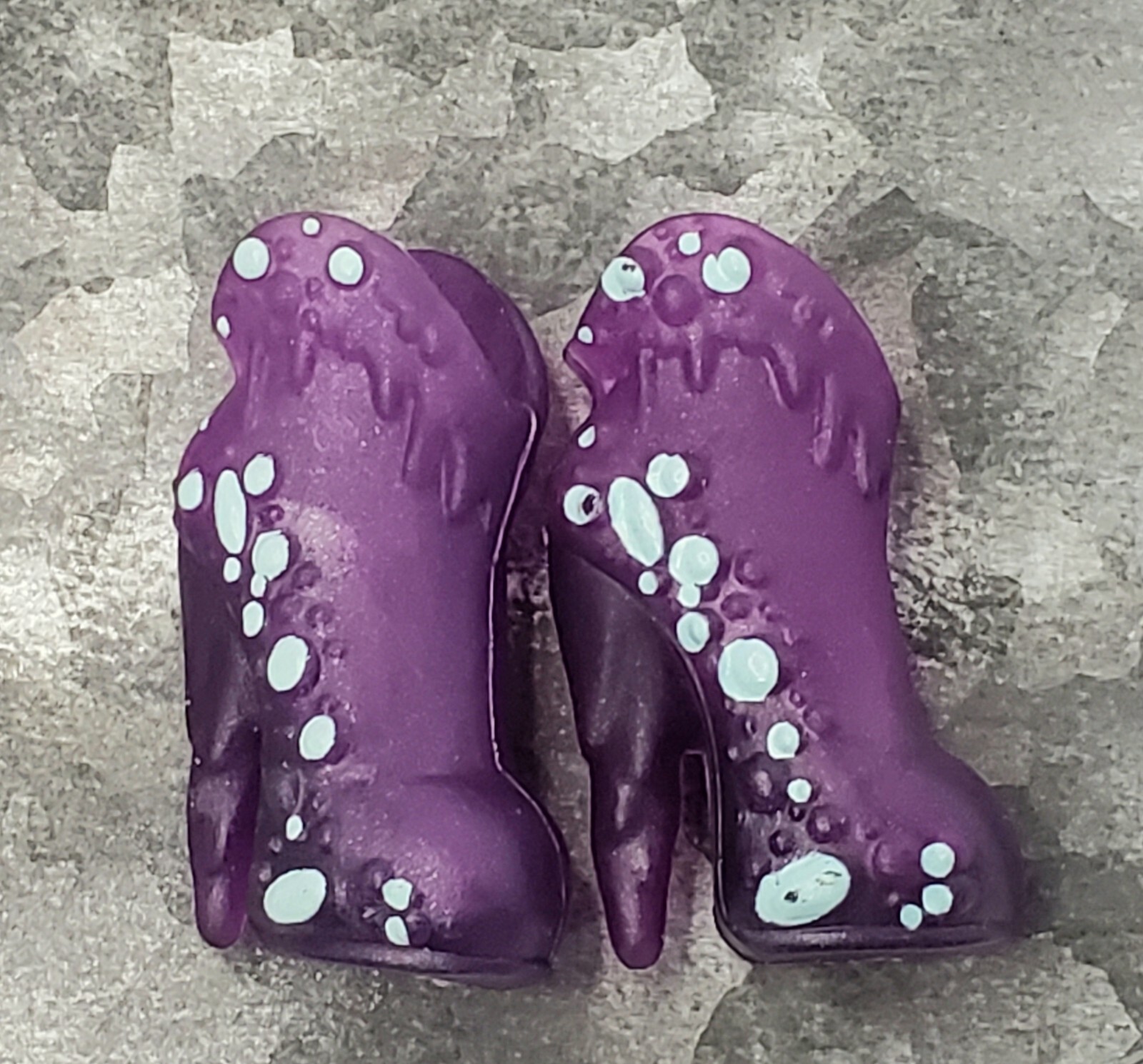 Monster High Abbey Bominable Classroom Partners Home Ick Shoes Boots | eBay