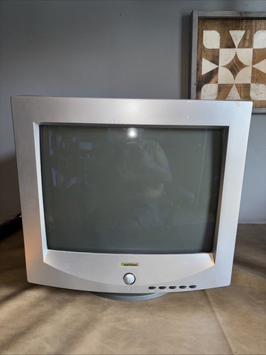 eMachines eView 17 Series 17-inch CRT Multi-Scan Color PC Monitor 2002 ...