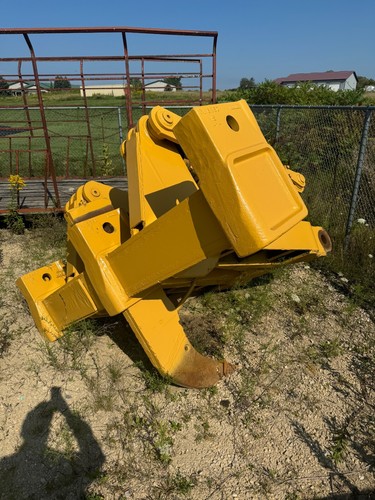 Caterpillar D8 3 shank Ripper - Good condition. | eBay