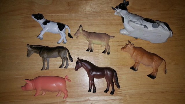 7 TOY PLASTIC FARM ANIMALS COW CALF HORSE BULL PIG DONKEY GOAT ANIMAL t ...