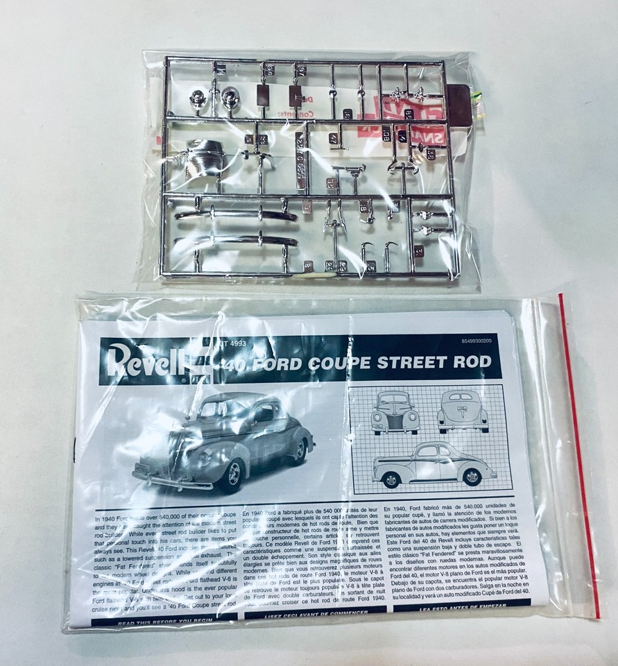 Monogram - '40 Ford Coupe Street Rod #85-4993 - 1:25 Model kit - 2012 ...
