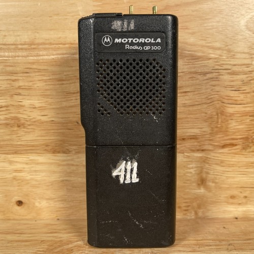 Motorola Radius GP300 P93YPC20D2AA Black Handheld UHF 2-Way Radio ...