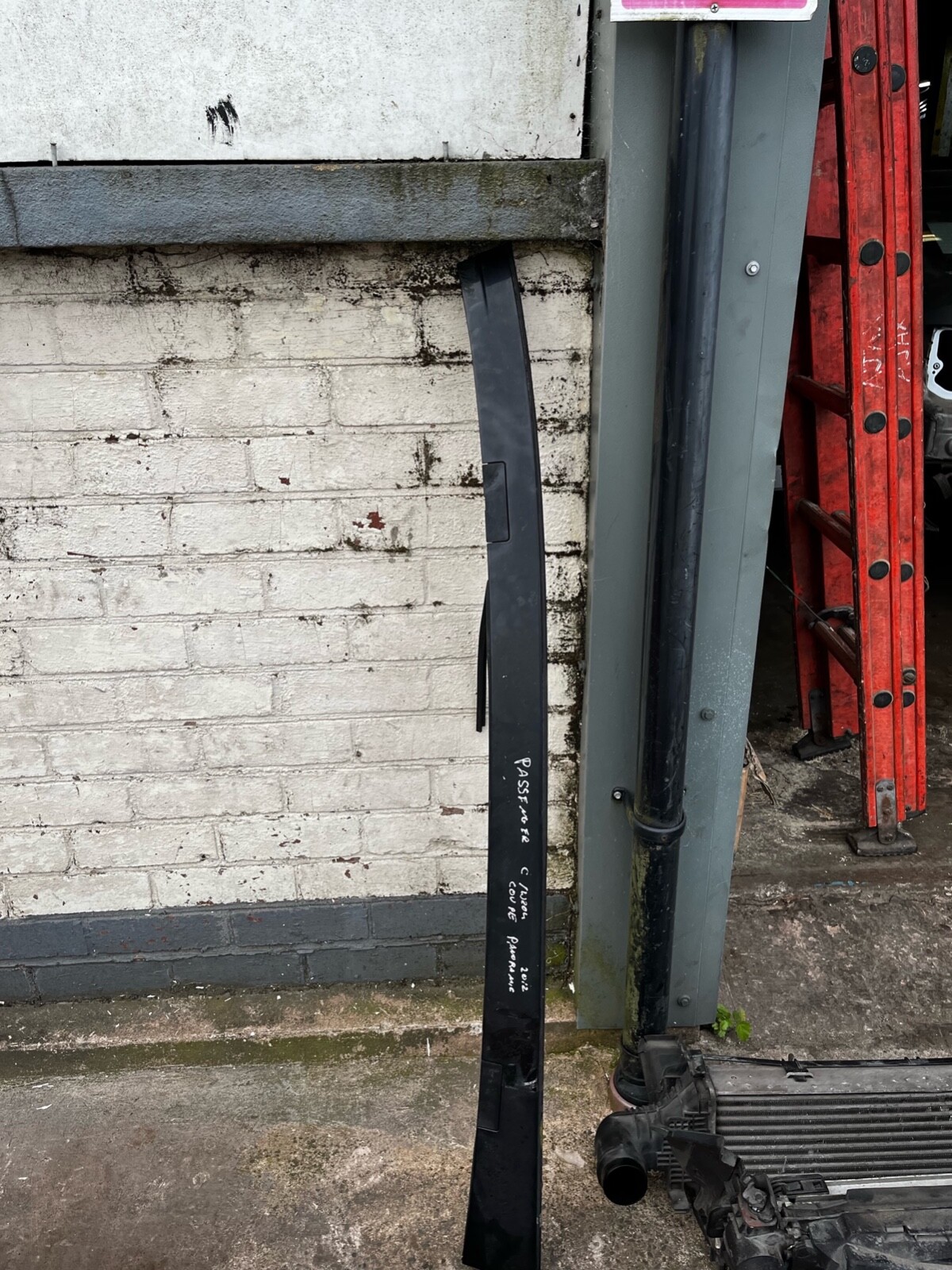 MERCEDES C207 E Class Coupe Roof Rail Trim Left A2076900780 22/6 S1c4 ...